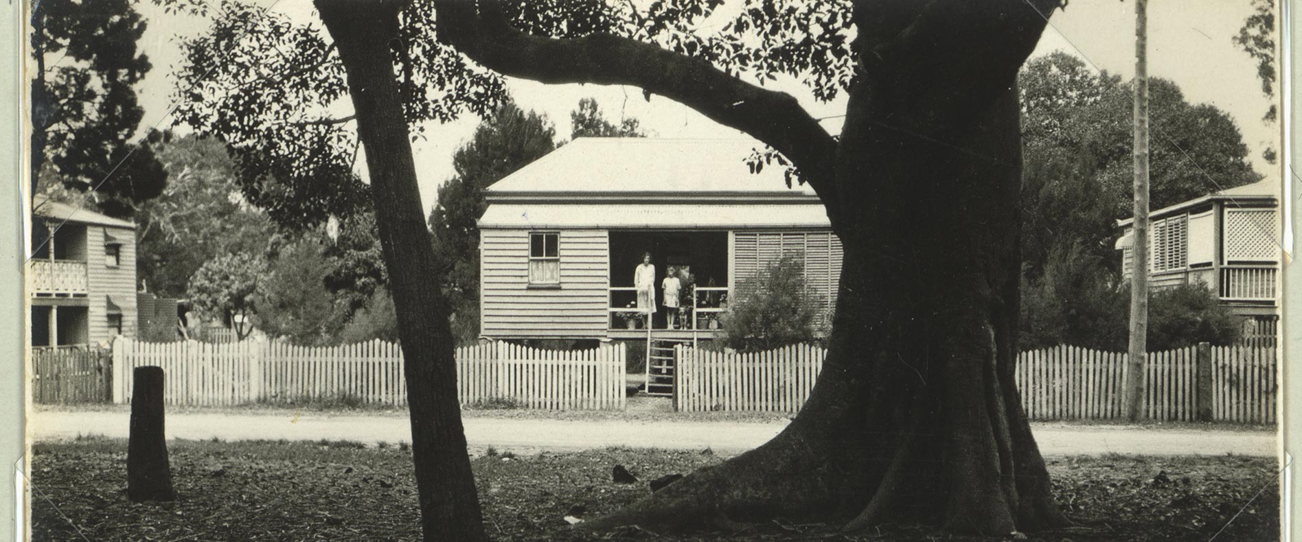 Children on the verandah of a cottage in Pialba 1928 | State Library of ...