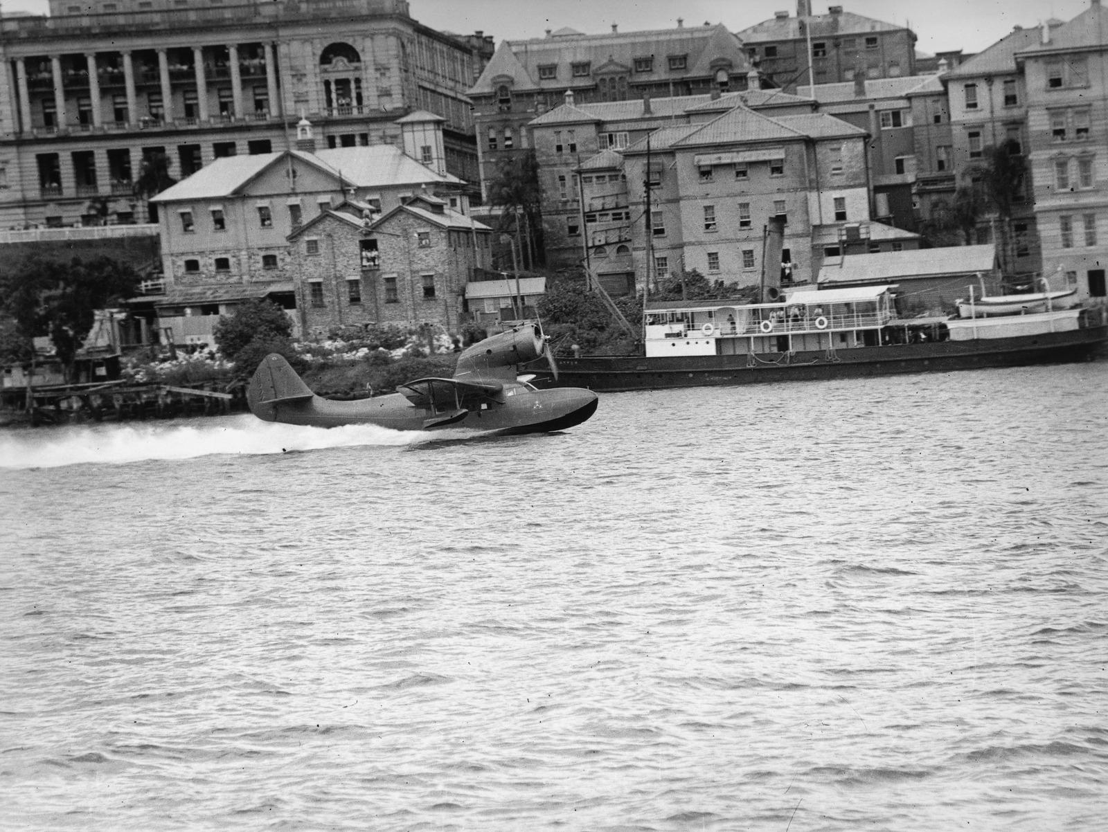 Down from the clouds: Early aviation in Queensland prior to World War ...