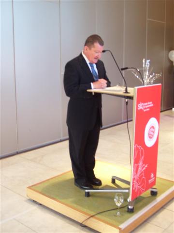 Former John Oxley Librarian, Colin Sheehan, addresses the audience ...