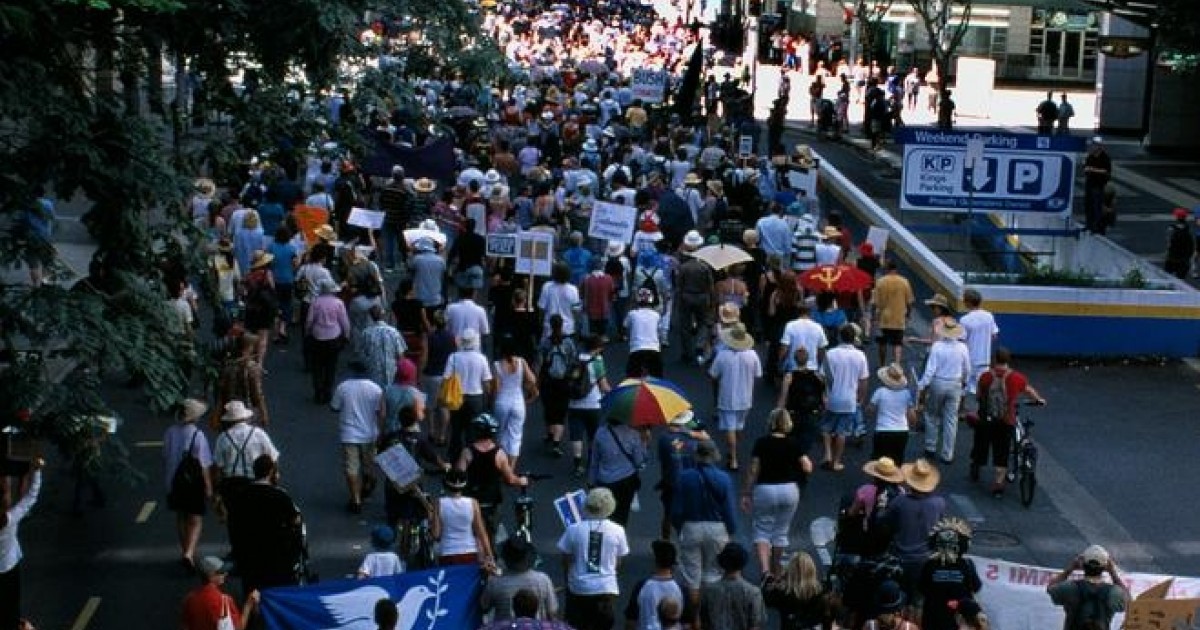 2003 anti-war protest in Brisbane - History in Pictures | State Library ...