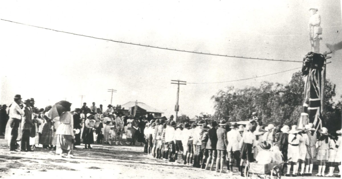 Aramac War Memorial | State Library Of Queensland